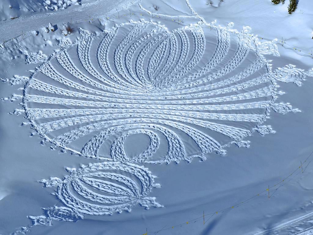 The Complex, Gigantic Snow Murals of Simon Beck | Buzzworthy