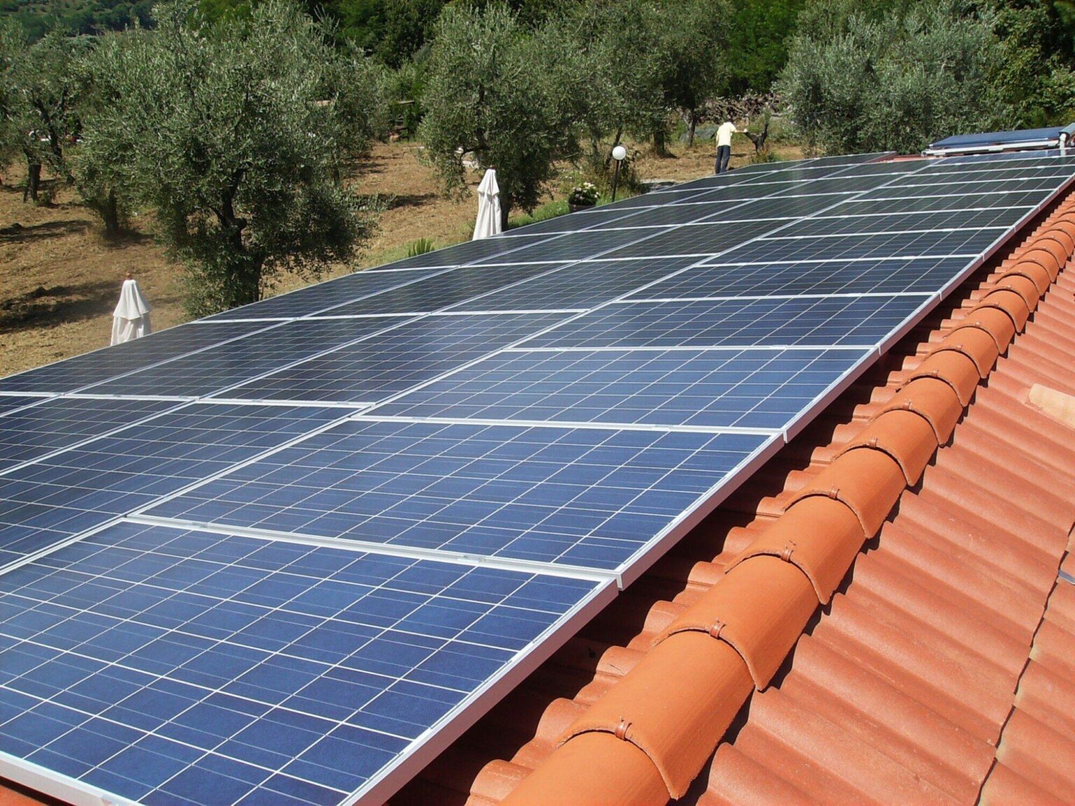 choosing-the-best-battery-for-solar-power-storage-buzzworthy